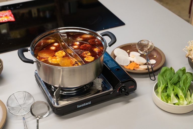 Electric Hot Pot: A Beginner’s Guide to Effortless Cooking | Food Readme