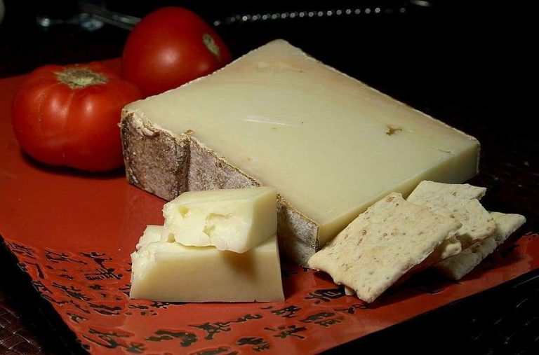 What is hard cheese and why is it popular? | Food Readme